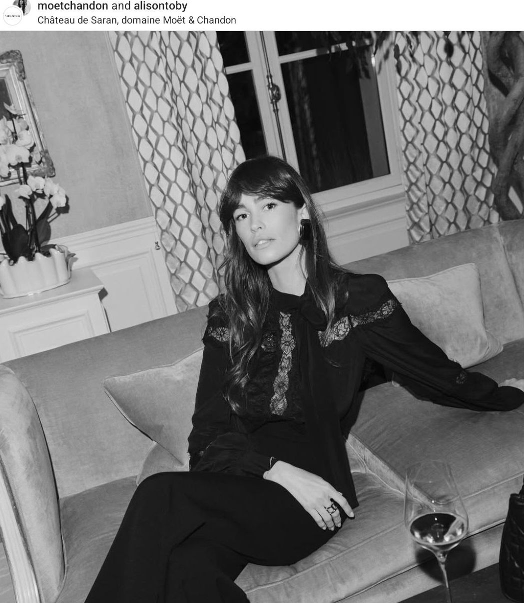 .@moetchandon collab with @alisontoby #alcohol ad by #LVMH #Diageo ...