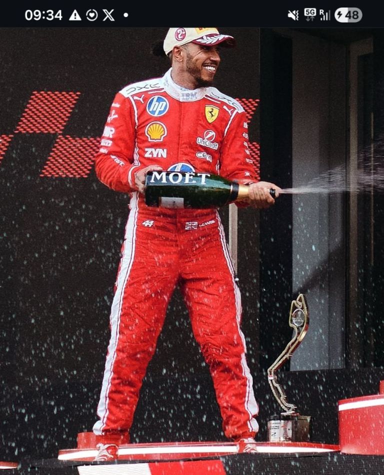 Lewis Hamilton F1 driver sprays Moët toxic alcohol – Wineaware
